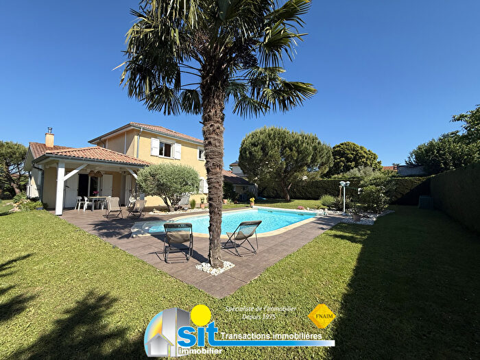 Maison 6 pièces à vendre à Reventin-Vaugris