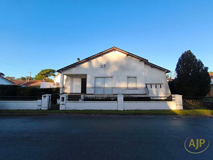 Maison à vendre - Saint-Brevin-les-Pins, Centre-ville, Stade - 5 pièces - 3 chambres