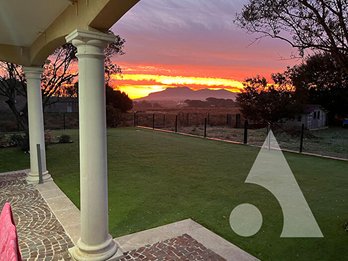 Maison à vendre - Le Muy - 6 pièces - 5 chambres