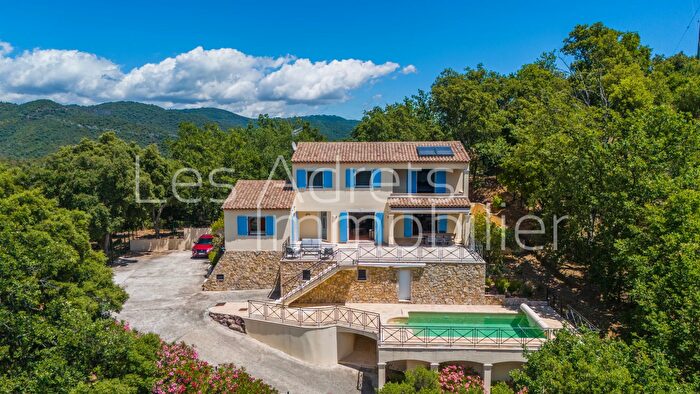 Les Adrets-de-l'Estérel : Maison 6 pièces à vendre
