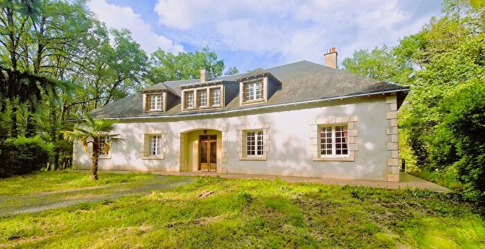 Maison 8 pièces à Verneuil-le-Château, à vendre
