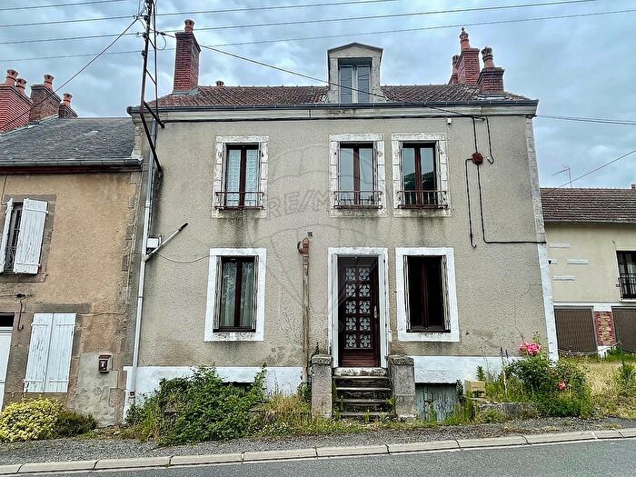 Maison 5 pièces à Luzy, à vendre