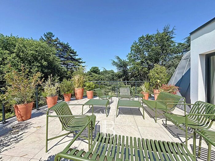 Appartement à louer - Garches, Centre-ville, Mairie - 4 pièces - 3 chambres