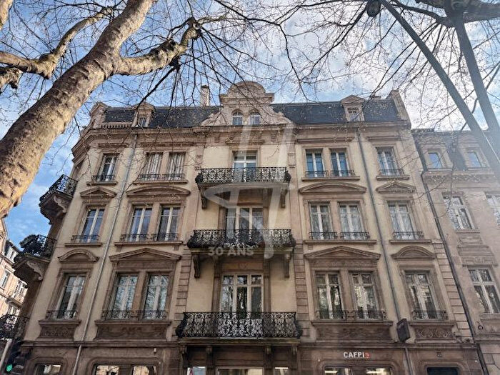 Appartement à louer - Metz, Centre-ville - 4 pièces - 2 chambres