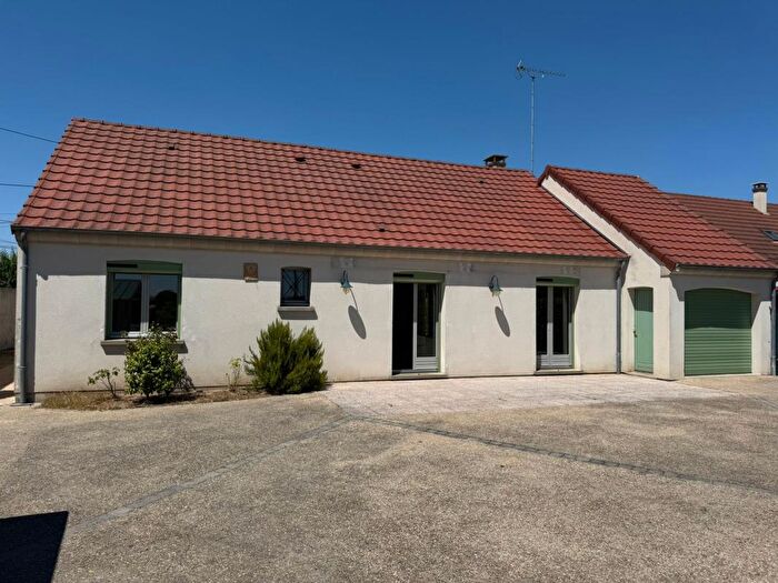Mareau-aux-Prés : Maison 4 pièces à louer