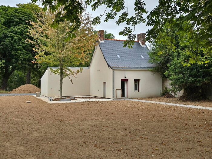Saint-Aubin-des-Châteaux : Maison 4 pièces à louer