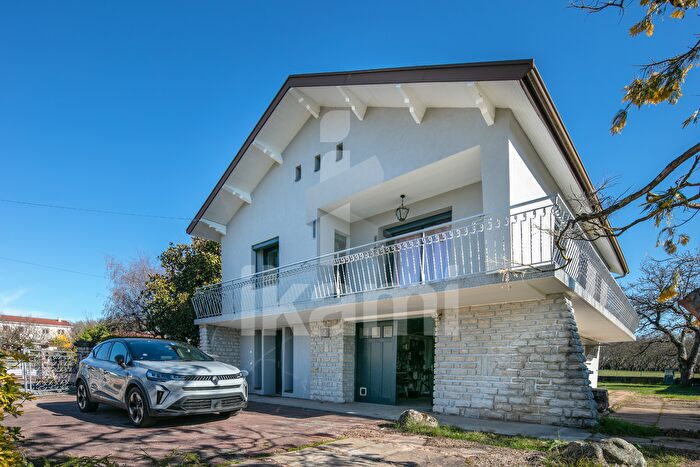 Maison à vendre - Saint-Marcellin - 7 pièces - 2 chambres