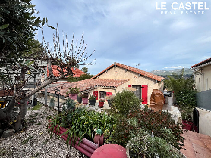 Maison à vendre - Marseille e  - 3 pièces - 2 chambres