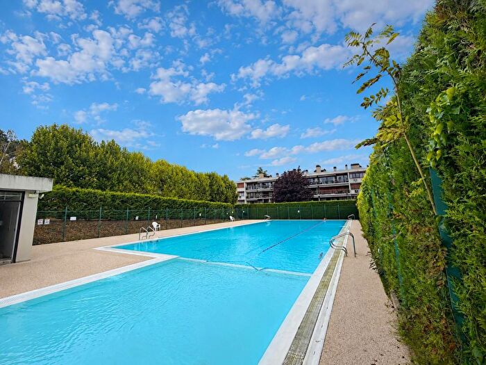Appartement 4 pièces à Noisy-le-Roi, à vendre