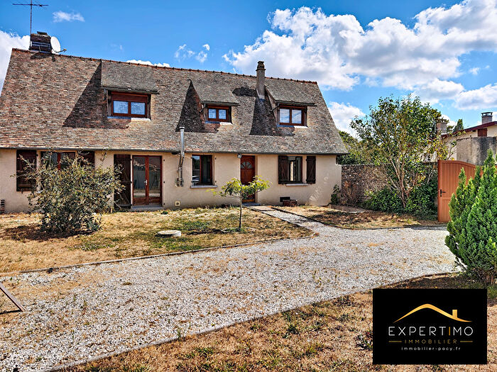 Le Plessis-Hébert : Maison 4 pièces à vendre