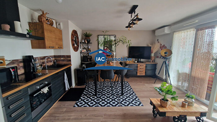 Appartement à vendre - Fontaines-sur-Saône - 3 pièces - 2 chambres