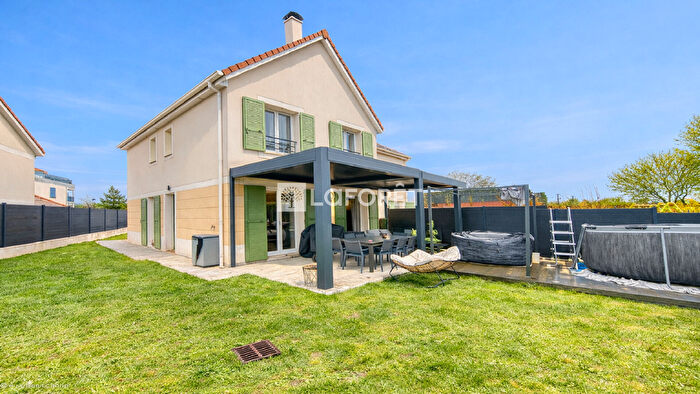 Maison à vendre - Roissy-en-Brie - 8 pièces - 6 chambres