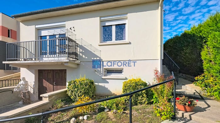 Chauny, Centre-ville, Chaussée, Brouage, Beauséjour - Maison 3 pièces à vendre