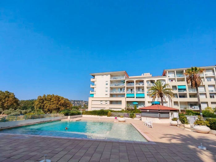 Chemin de Vallauris Lauvert Sud, Antibes : Appartement 2 pièces à louer