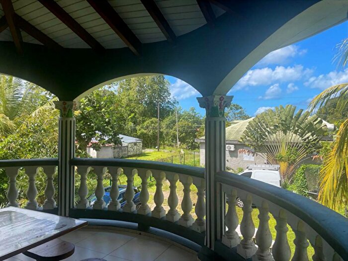 Appartement à louer - Les Abymes - 4 pièces - 3 chambres