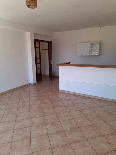 Appartement 2 pièces à louer - Poussan