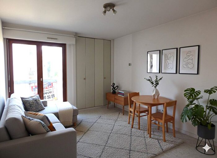 Appartement à louer - Vand uvre-lès-Nancy - 1 pièce