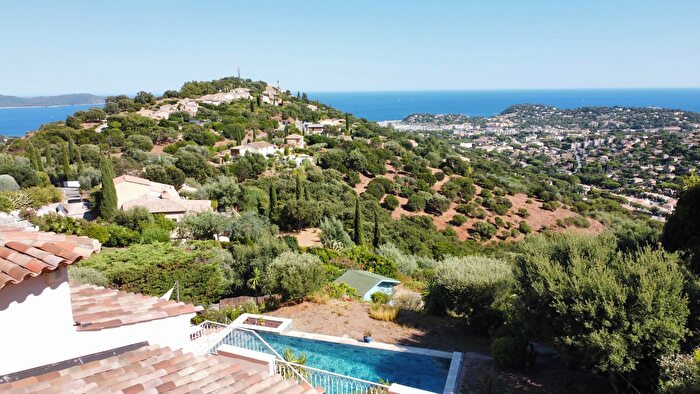 Maison à vendre - Cavalaire-sur-Mer, Le Parc- Frais Vallon, Le Jas - 6 pièces - 4 chambres