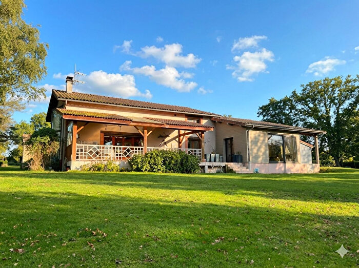 Maison à vendre - Orléat - 7 pièces - 4 chambres