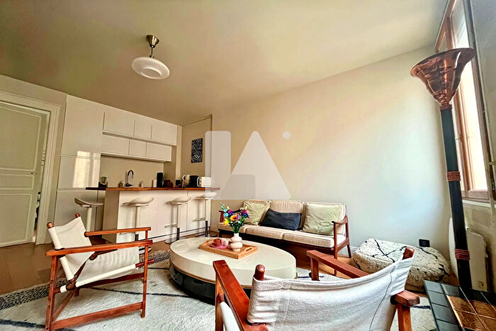 Appartement à louer - Bordeaux, Quinconces, Grands Hommes, Tourny - 3 pièces - 2 chambres