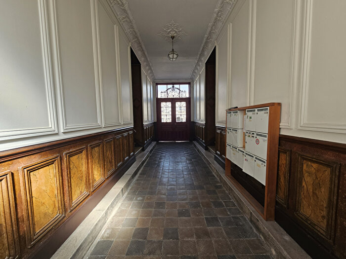 Nancy, Poincaré, Foch, Anatole France, Croix de Bourgogne : Appartement 4 pièces à vendre