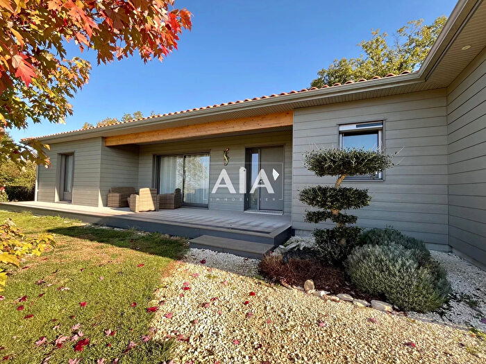 Maison 5 pièces à Nanteuil-en-Vallée, à vendre