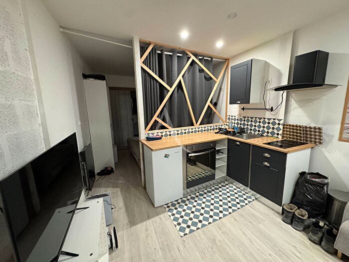 Appartement à louer - Vieux Gaillac - 1 pièce - 1 chambre