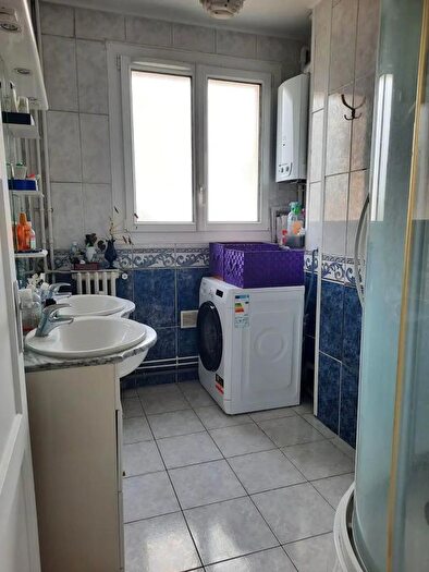 Noisy-le-Sec, Centre-ville, Gare : Appartement 3 pièces à louer