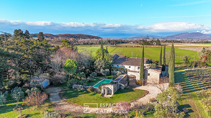 Maison à vendre - Saint-Gervais-sur-Roubion - 9 pièces - 6 chambres