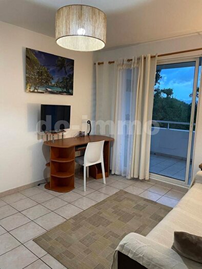Les Abymes : Appartement 1 pièce à louer