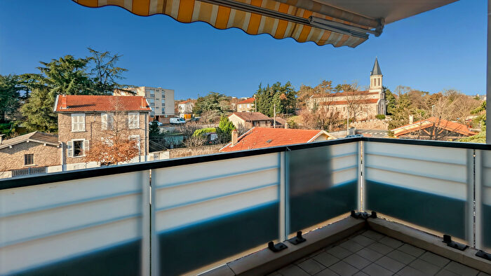 Appartement à vendre - Pierre-Bénite - 3 pièces - 2 chambres