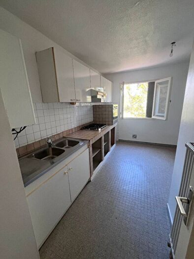 Appartement à louer - Les Impiniers-Font de Cine-Vaucontrade, Vallauris - 3 pièces - 2 chambres