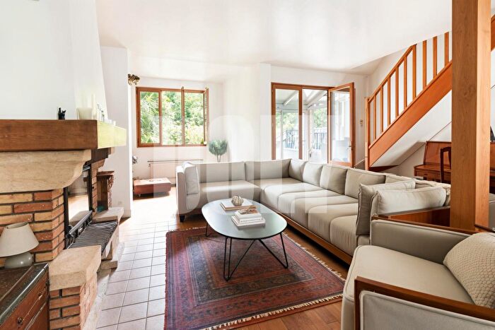 Maison à vendre - Saint-Denis, Franc-Moisin, Bel-Air - 7 pièces - 5 chambres