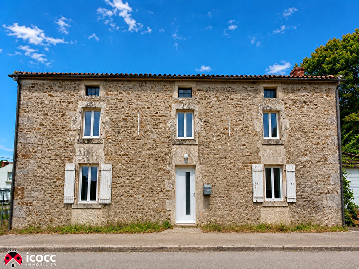 Marsais-Sainte-Radégonde : Maison 5 pièces à vendre