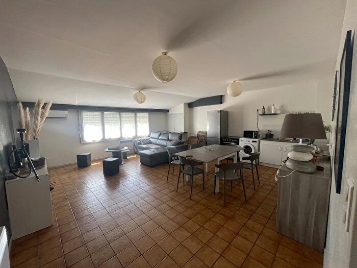 Appartement à louer - Saint-Hilaire-de-Brethmas - 2 pièces - 1 chambre