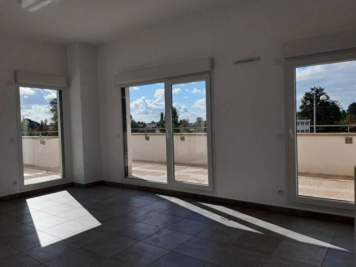 Appartement à louer - Contour, Champagne-au-Mont-dOr - 4 pièces - 3 chambres