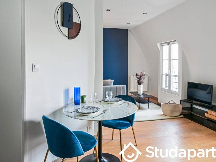 Maison à louer - Ternes-Maillot, Paris ème arrondissement - 2 pièces - 1 chambre