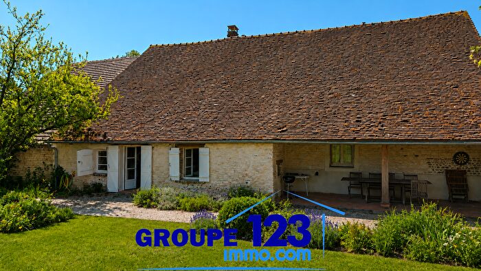 Maison 5 pièces à Chassy, à vendre