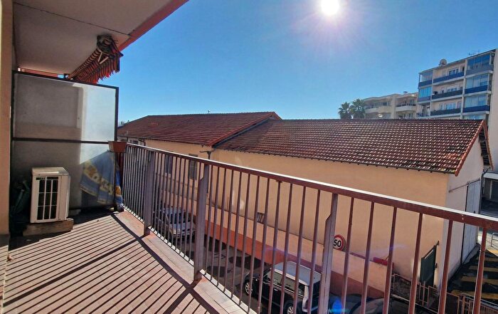 Appartement à vendre - Cagnes-sur-Mer, La Gare, Les Plans, Hippodrome - 3 pièces - 2 chambres