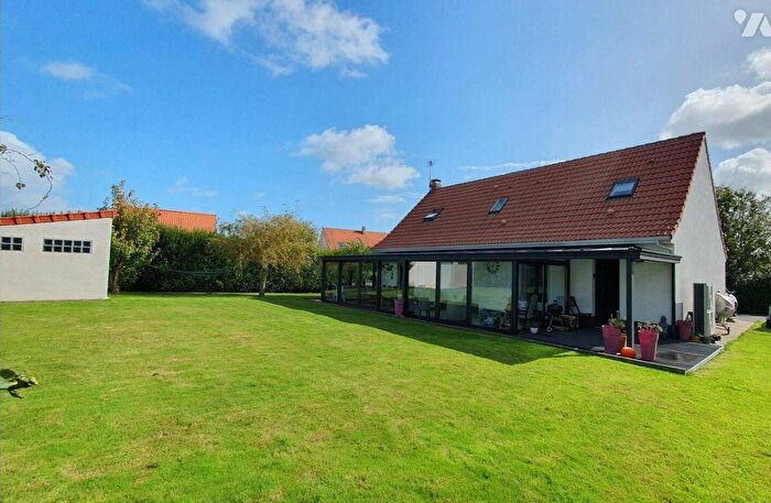 Maison à louer - Saint-Inglevert - 6 pièces - 3 chambres