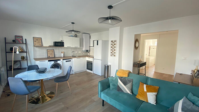 Appartement 4 pièces à louer à Bordeaux, Bassins à Flot