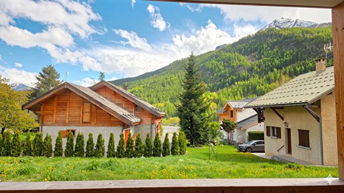 Saint-Chaffrey : Appartement 3 pièces à vendre