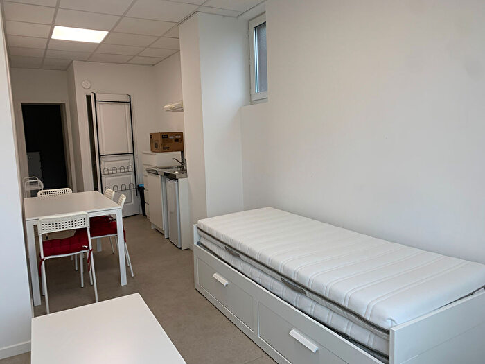 Appartement 1 pièce à Moulins, Gare, Champins, à louer