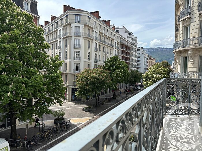 Grenoble, Gare : Appartement 6 pièces à vendre