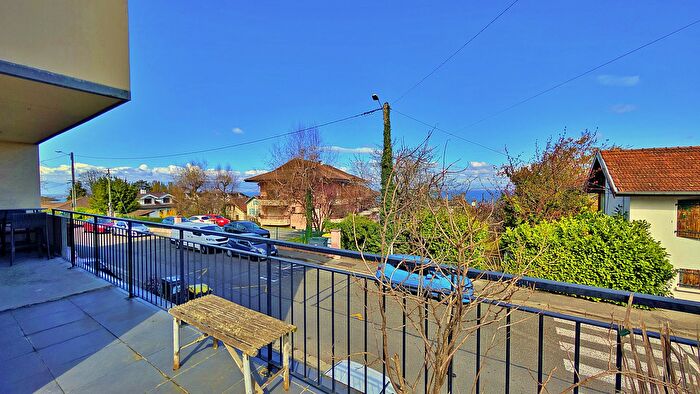 Appartement à vendre - Évian-les-Bains - 3 pièces - 2 chambres