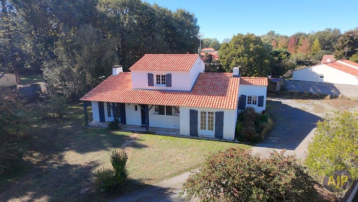 Challans, Route de Cholet, Route de la Roche-sur-Yon - Maison 6 pièces à vendre