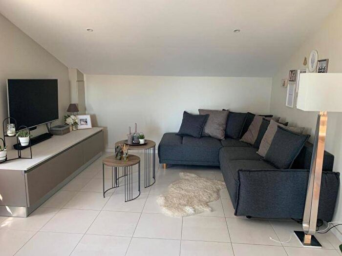 Appartement à louer - Azieu, Genas - 3 pièces - 1 chambre