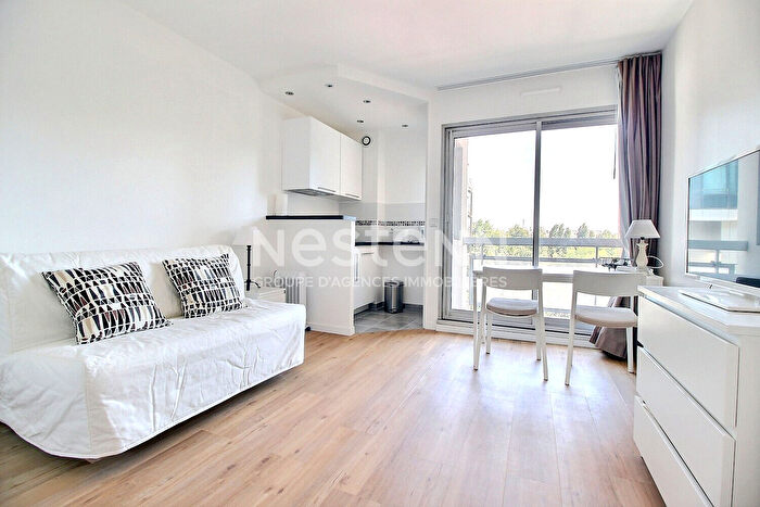 Appartement 1 pièce à vendre à Courbevoie, Hôtel de ville