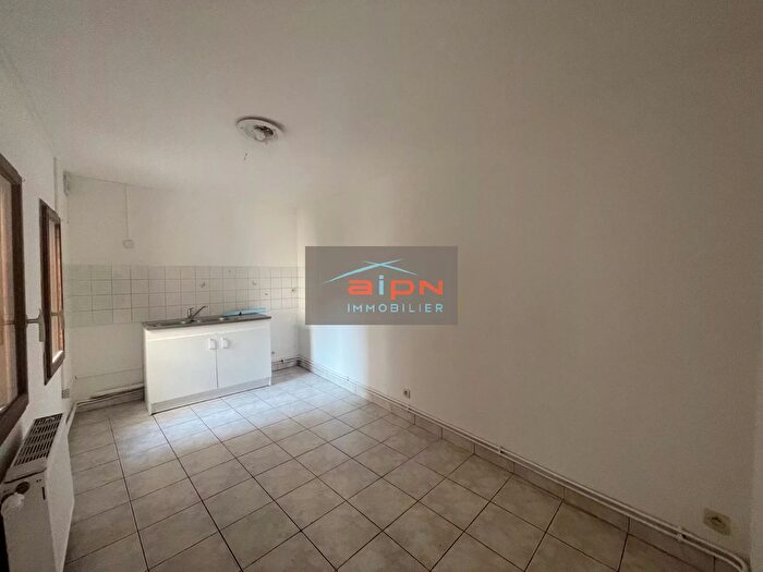 Appartement à louer - Elbeuf, Centre-ville - 3 pièces - 1 chambre