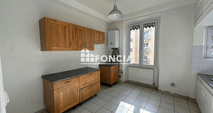 Berriat-Ampere, Grenoble - Appartement 2 pièces à louer